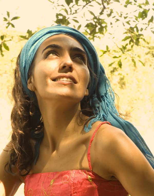 Northeastern Brazil Singer and Rabeca Player Renata Rosa to Tour UK in ...