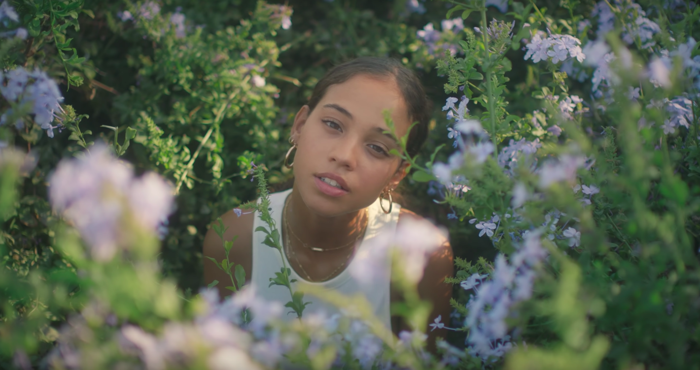 Long-distance loving in María Isabel’s debut track ‘The 1’